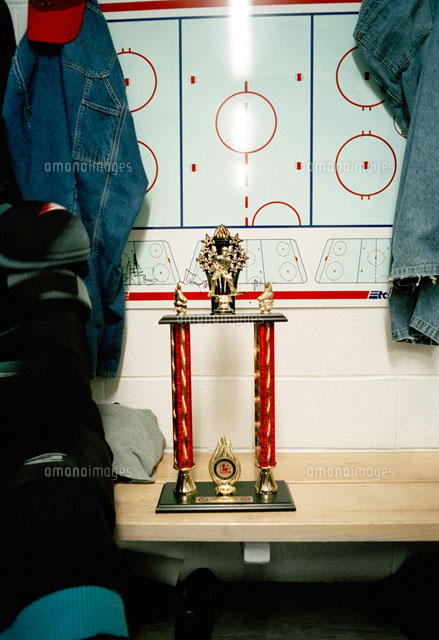 Trophy in Locker Room[20025220797]の写真素材・イラスト素材｜アマナイメージズ