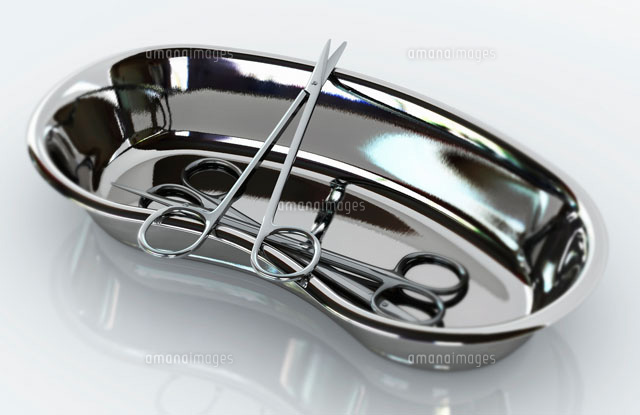 Surgical bowl with scissors-17[20049001459]の写真素材・イラスト素材｜アマナイメージズ