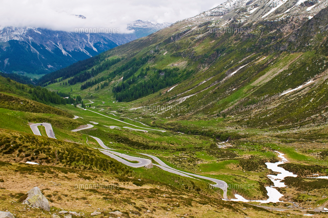 Spl?genpass. Canton Grisons. Switzerland[20053006111]の写真素材・イラスト素材｜アマナイメージズ