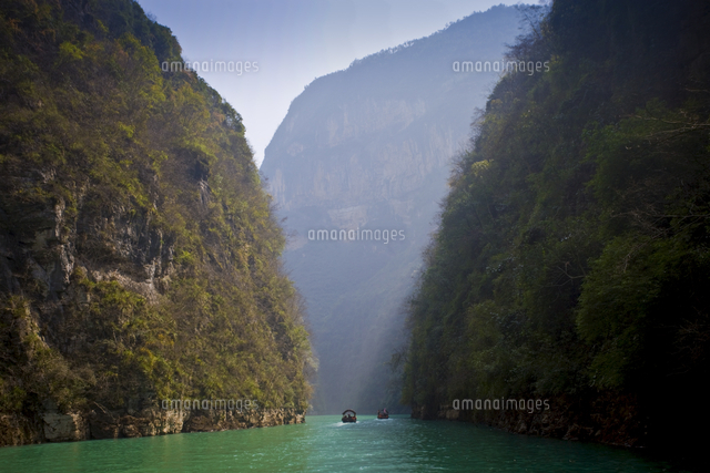 Emerald Gorge, one of the Lesser Gorges on the Daning River off the ...