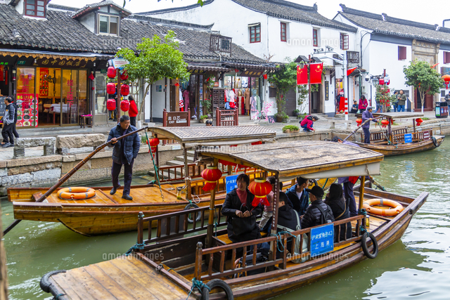 View of boats on waterway in Zhujiajiaozhen water town, Qingpu District ...