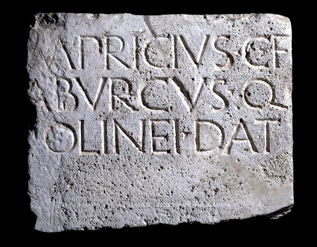 Marble inscription with early latin text[20065000150]の写真素材・イラスト素材｜アマナイメージズ