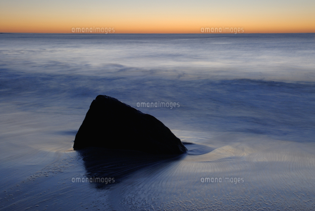 Rock exposed at low tide, Utakleiv beach, Vestvagoy, Lofoten, Nordland ...