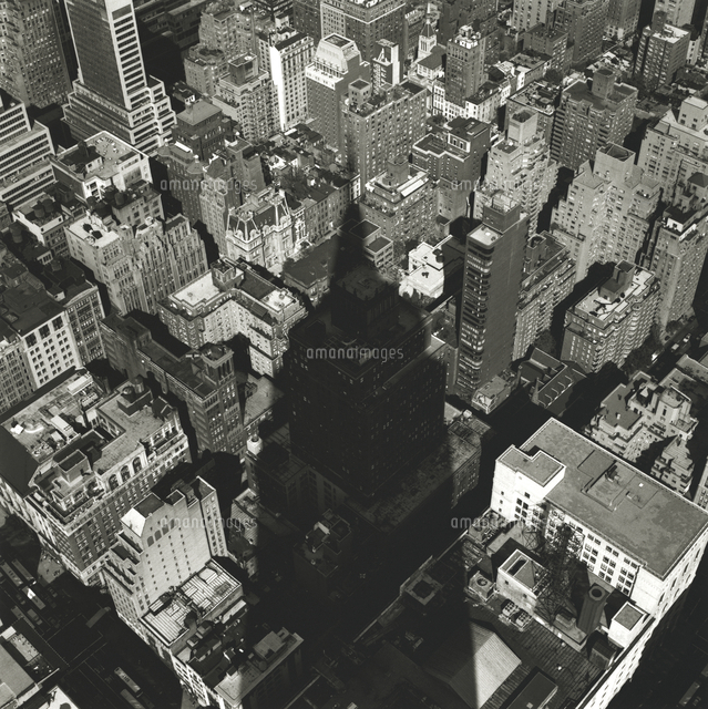 Empire State building shadow[20071000561]の写真素材・イラスト素材｜アマナイメージズ