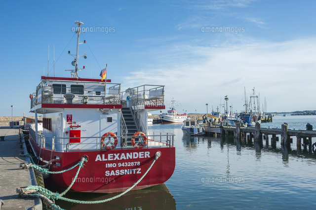 Fishing harbour, Sassnitz, Rugen, Mecklenburg-Western[20080003529]の写真素材 ...