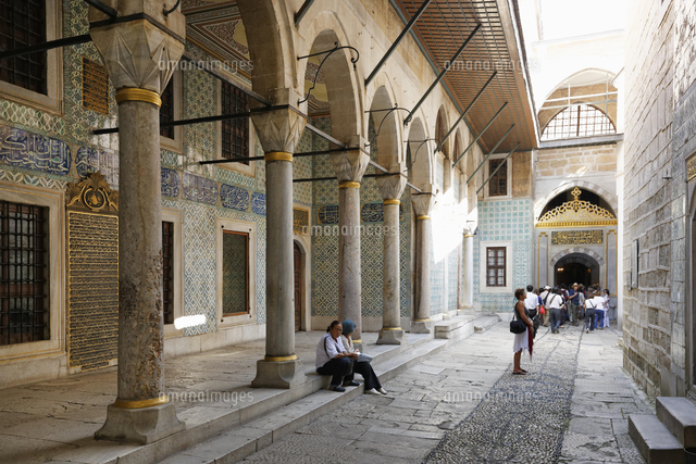 Courtyard of the black eunuchs in the Harem, Topkapi[20080012802]の写真素材 ...