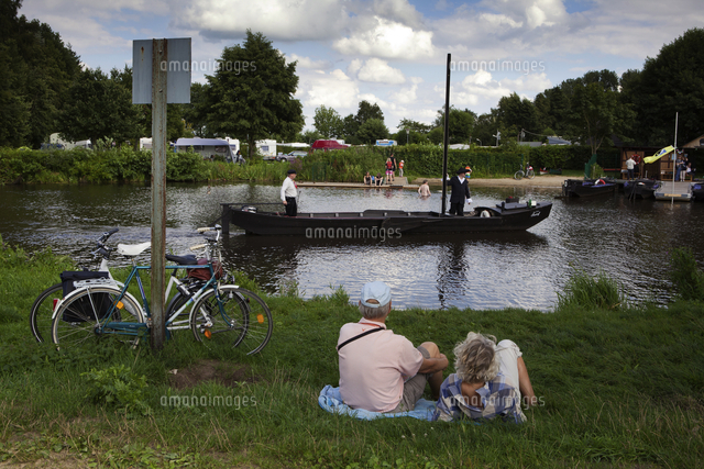 People relaxing and enjoying at Hamme, Worpswede, Germany[20085004246]の ...