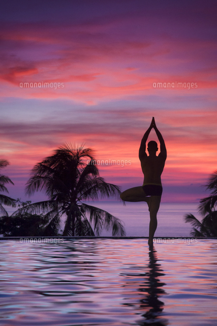 Philippines, Visayas, Boracay Island, Man practising Yoga (Tree Pose ...