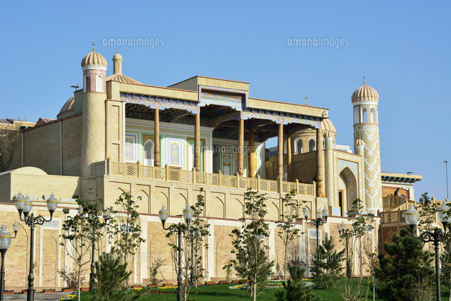 Hazrat Khizr Mosque. The 8th-century mosque that once stood here was ...