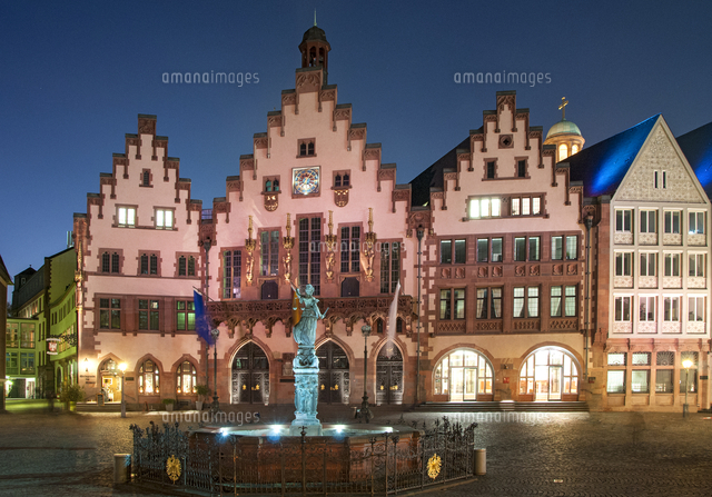 The Romer or City Hall and statue of Lady Justice at night in Frankfurt ...