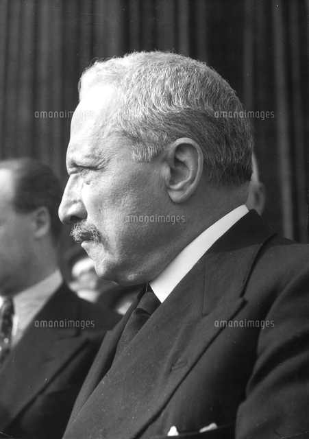 Enrico De Nicola at a trade fair in Milan, 1949[22040077166]の写真素材・イラスト ...