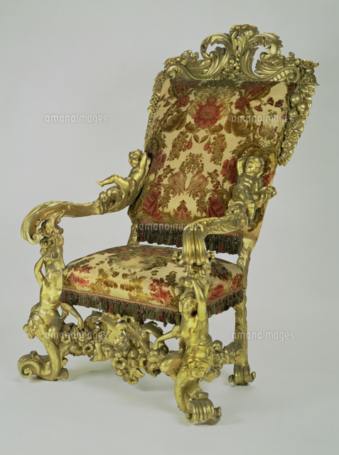 State chair with high slanting back, gilt[22040203361]の写真素材・イラスト素材｜アマナイメージズ