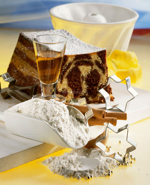 Baking still life with marble cake[22199037209]の写真素材・イラスト素材｜アマナイメージズ
