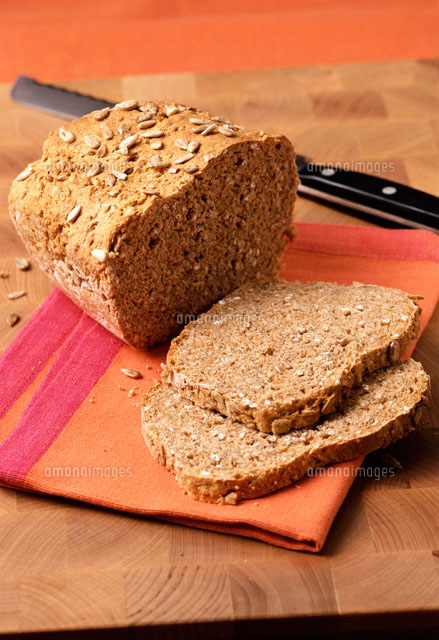 Six grain bread[22199037313]の写真素材・イラスト素材｜アマナイメージズ