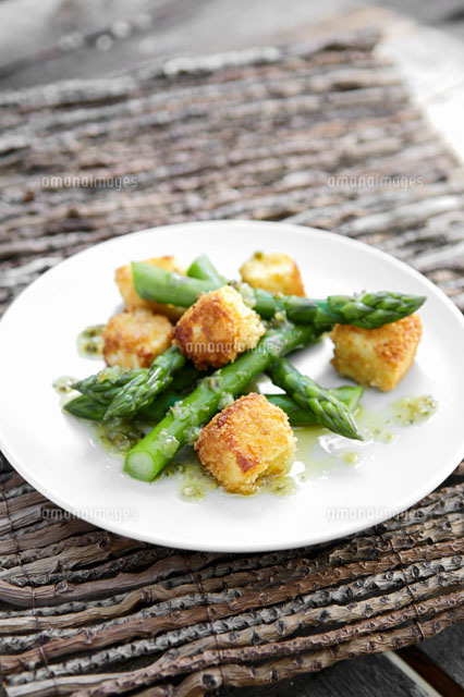 Breaded cheese cubes[22199044102]の写真素材・イラスト素材｜アマナイメージズ