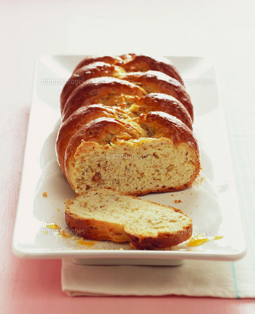 Hazelnut bread plait[22199046784]の写真素材・イラスト素材｜アマナイメージズ