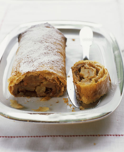 Apple and date strudel[22199049360]の写真素材・イラスト素材｜アマナイメージズ