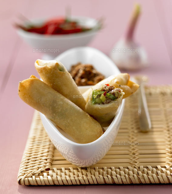 Crispy spring rolls with mince filling[22199049836]の写真素材・イラスト素材｜アマナイメージズ