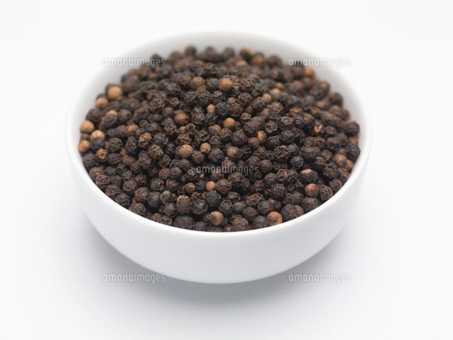 Black pepper (unground)[22199058172]の写真素材・イラスト素材｜アマナイメージズ