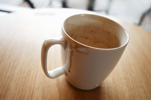 Empty Mug of Hot Chocolate on a Table in a Diner[22199068861]の写真素材・イラスト ...