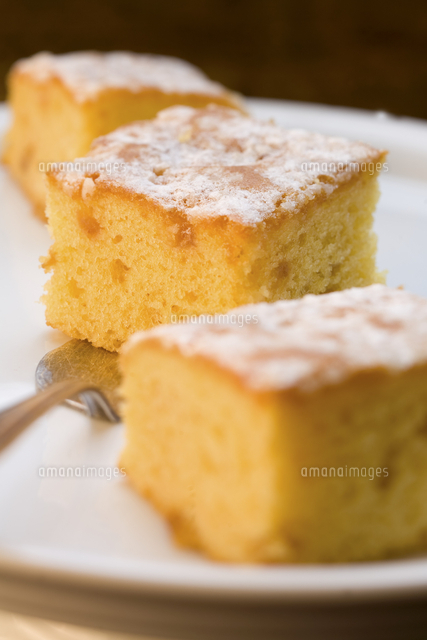Lemon cake cubes[22199074812]の写真素材・イラスト素材｜アマナイメージズ