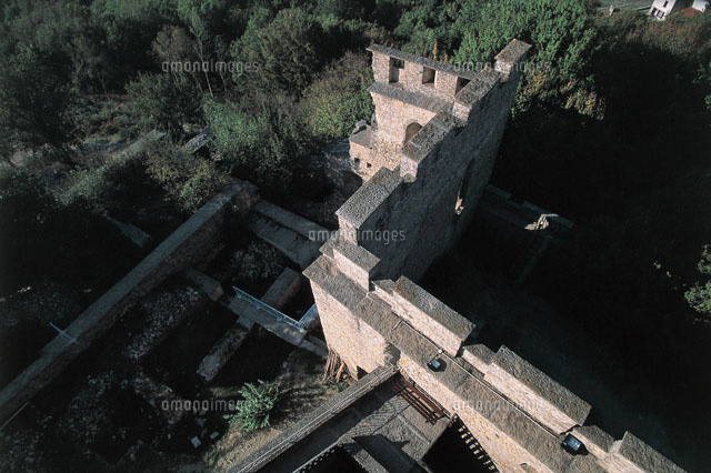 High angle view of a castle[22907006072]の写真素材・イラスト素材｜アマナイメージズ
