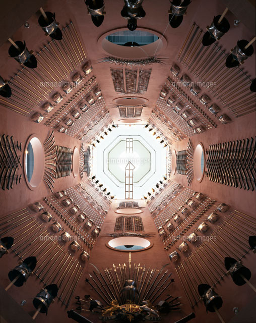 View up the tower gallery[25937003736]の写真素材・イラスト素材｜アマナイメージズ