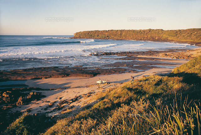 Dolphin Point with surfers on the beach going for an early[32273001651 ...