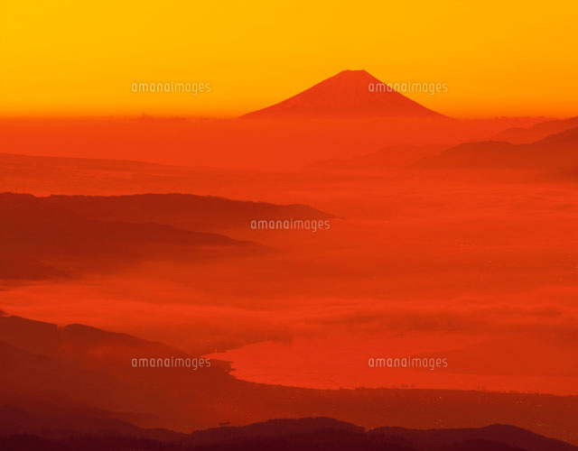 富士山と雲海 長野県[02022026201]の写真素材・イラスト素材｜アマナイメージズ