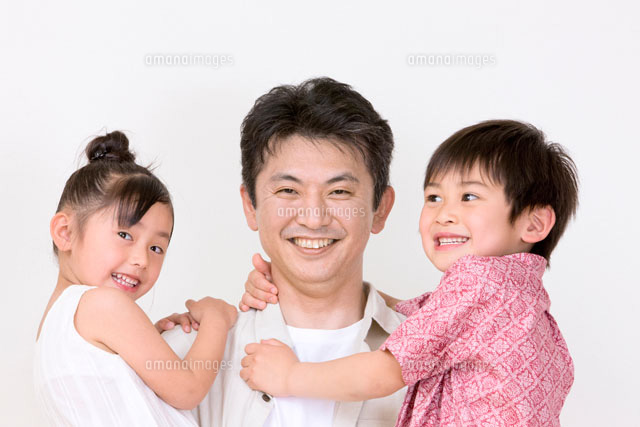 父と子[02022346891]の写真素材・イラスト素材｜アマナイメージズ