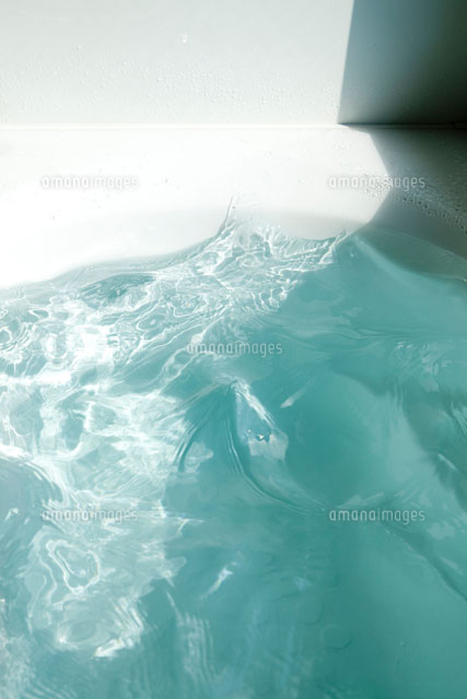 バスタブ[02022348494]の写真素材・イラスト素材｜アマナイメージズ