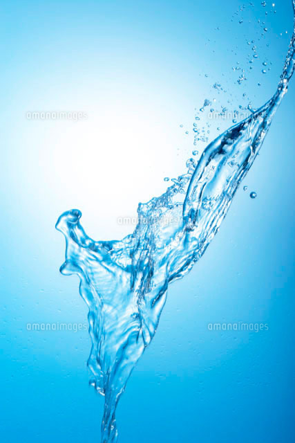 水しぶき[10179004123]の写真素材・イラスト素材｜アマナイメージズ