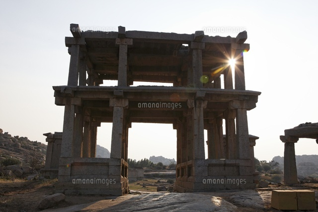 gate house, ruins[10244002104]の写真素材・イラスト素材｜アマナイメージズ