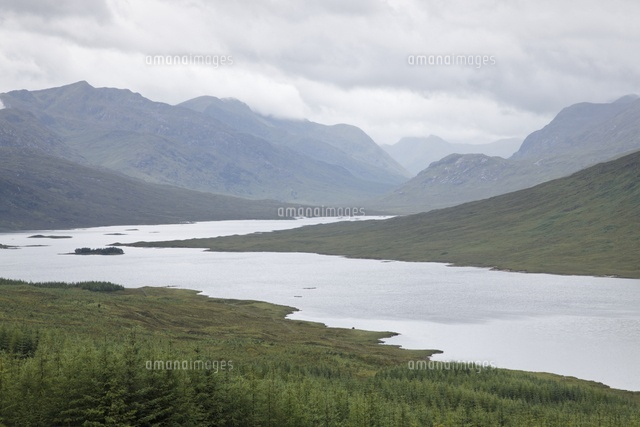 Loch Loyne[10244002455]の写真素材・イラスト素材｜アマナイメージズ