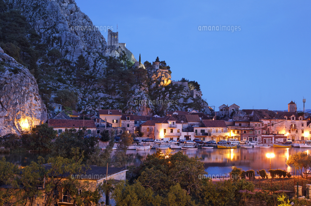 houses, castle, evening view, Omis, Dalmatia, Croatia[10244003504]の写真素材 ...