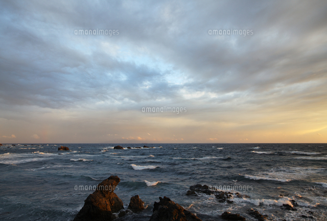 Japan Sea Coast, Cape Shirakami, waves, rocks[10244003928]の写真素材・イラスト素材 ...
