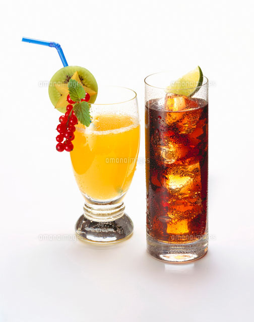 Orangeade garnished with fruit、cola with ice cubes[11047011466]の写真素材 ...