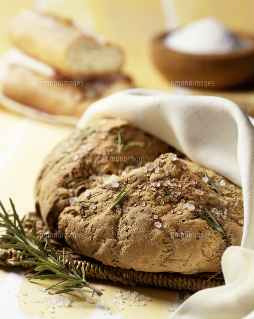 Pagnotta (wood oven bread with rosemary and sea salt, Italy ...