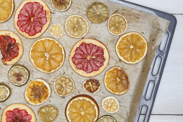 Dried oranges, lemons, limes and grapefruit[11047057015]の写真素材・イラスト素材 ...
