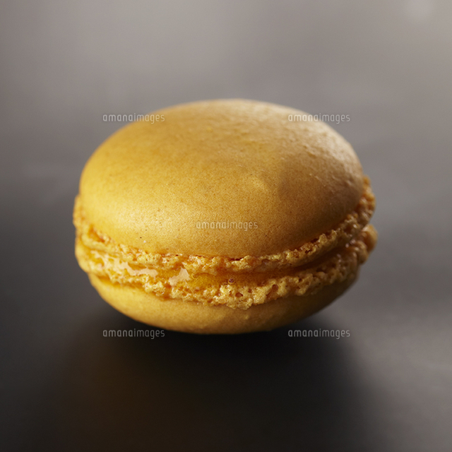 A mango macaroon[11047072054]の写真素材・イラスト素材｜アマナイメージズ