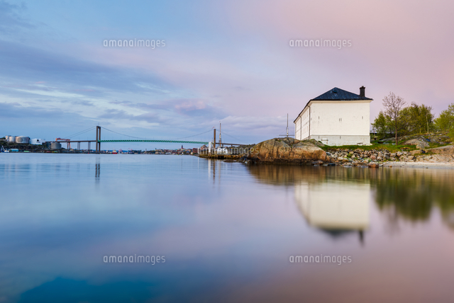 Alvsborg bridge at dusk[11077011206]の写真素材・イラスト素材｜アマナイメージズ