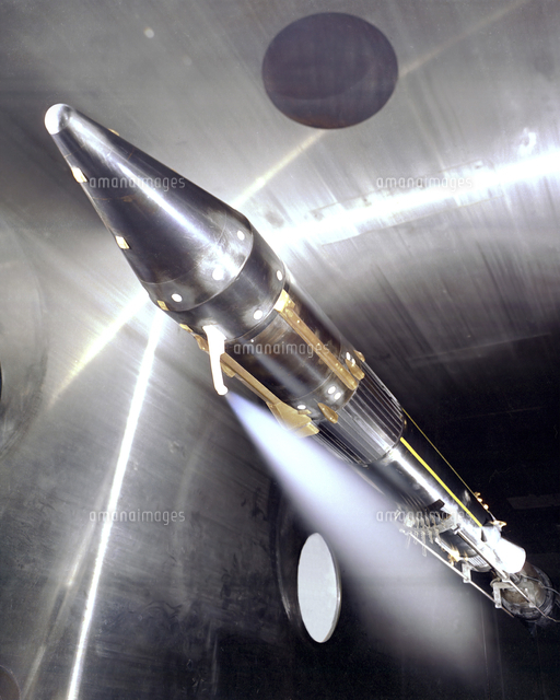 Vent flowing cryogenic fuel on a Centaur rocket engine mode[11079020832 ...