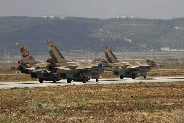 A trio of F-16C Barak jets of the Israeli Air Force.[11079021446]の写真素材 ...