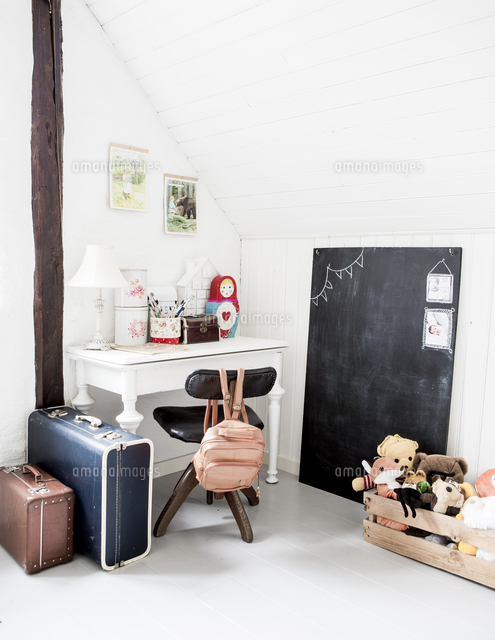 Sweden, Empty girl´s room[11090019200]の写真素材・イラスト素材｜アマナイメージズ