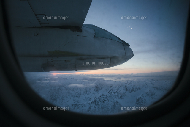 Norway, Lofoten, View through airplane window[11090022051]の写真素材・イラスト素材 ...