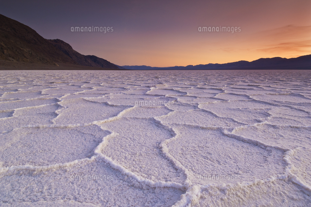 Sunset at the Salt pan polygons, Badwater Basin, 282ft below sea level ...