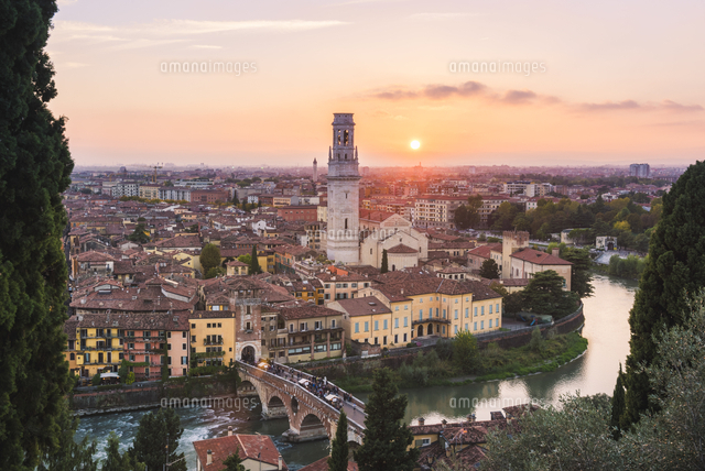 Verona, Veneto, Italy. High angle view of Ponte Pietra (Stone Bridge ...