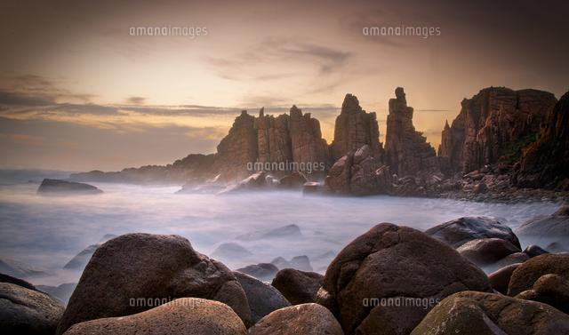 Scenic View Of Rock Formations During Sunset[11115175924]の写真素材・イラスト素材 ...