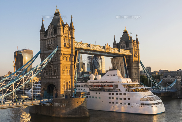 England, London, Luxury Cruise Ship Silver Wind Passing Through Tower ...